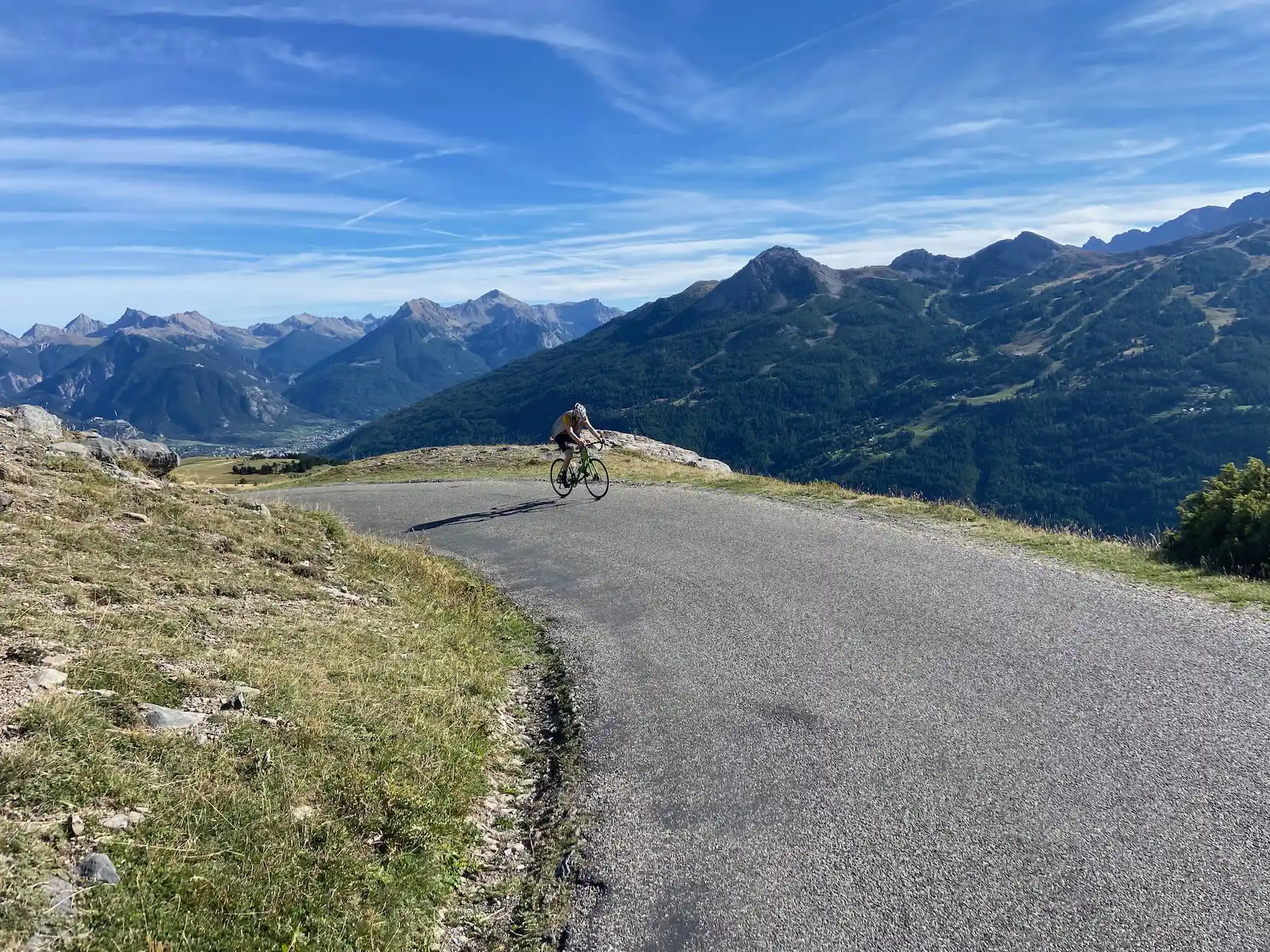 Road Trip Alpes : Découvrez les Plus Belles Routes des Alpes en Véhicule