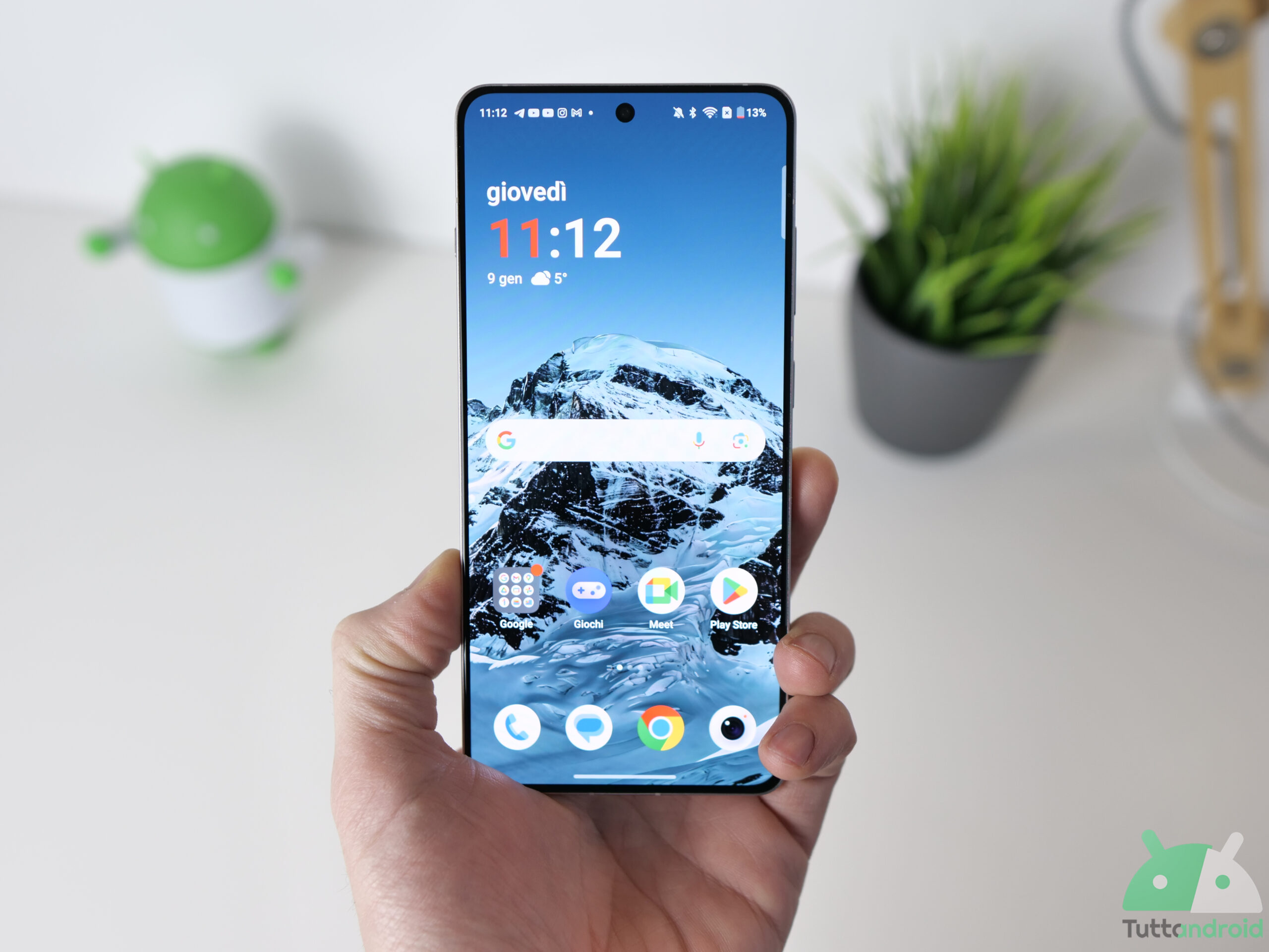 OnePlus dévoile son nouveau smartphone compact, la version miniature du ...